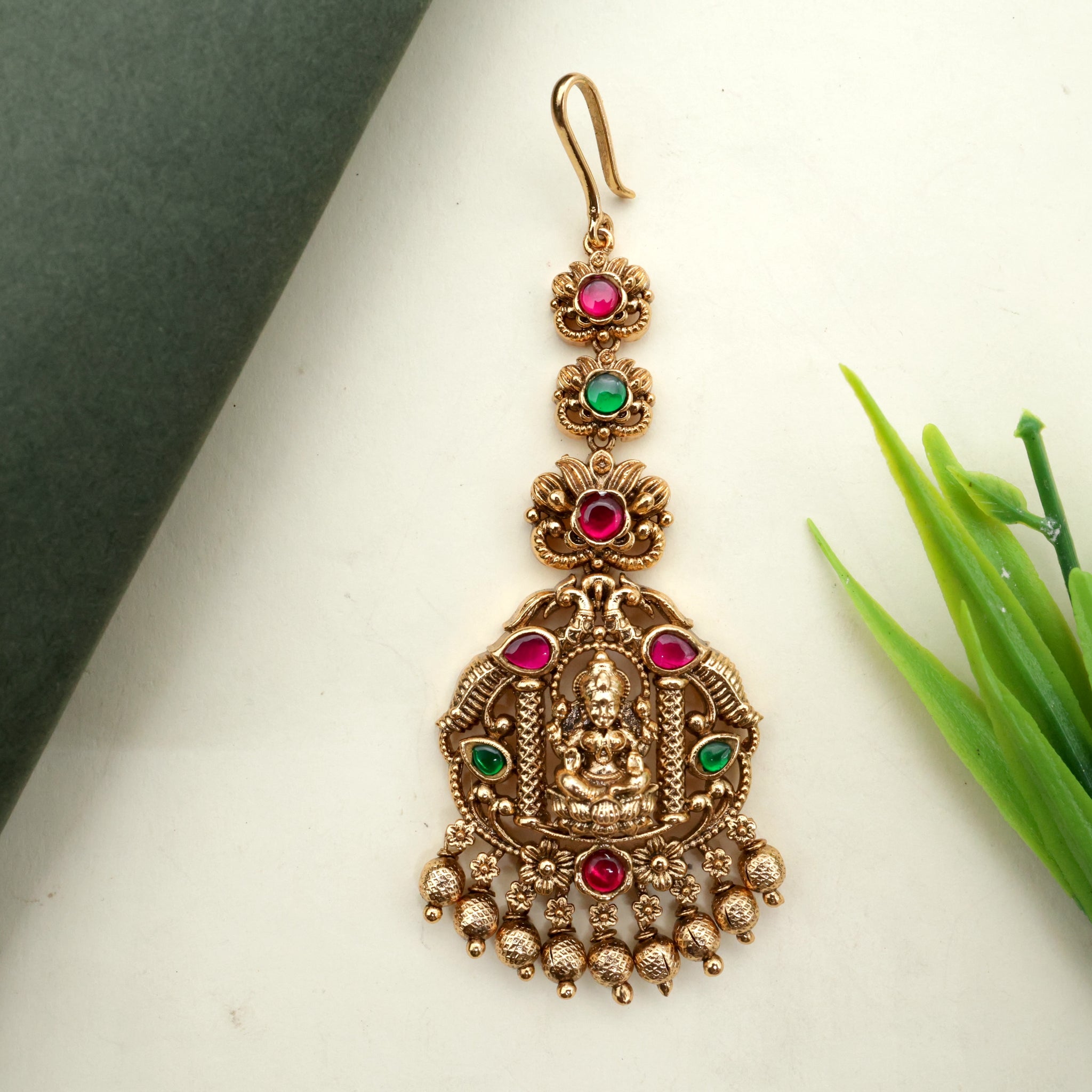 Antique Nagas Jadau Kundan Bridal Short Maang Teeka With Gold Beads