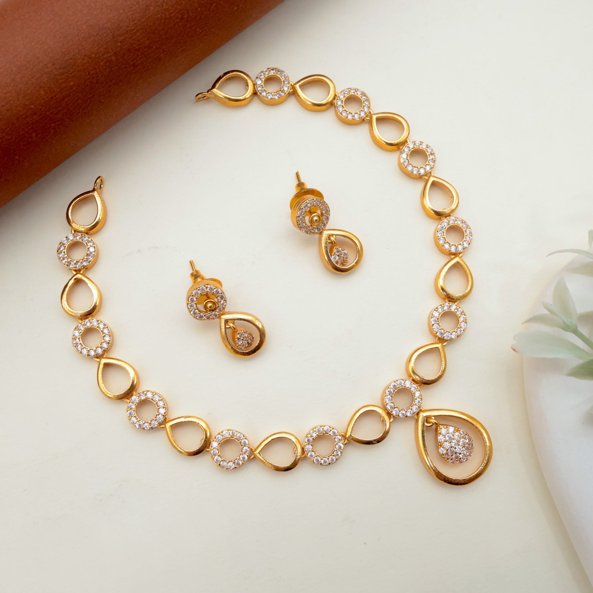 Elite Diamond Look Tilak Circles Necklace Set