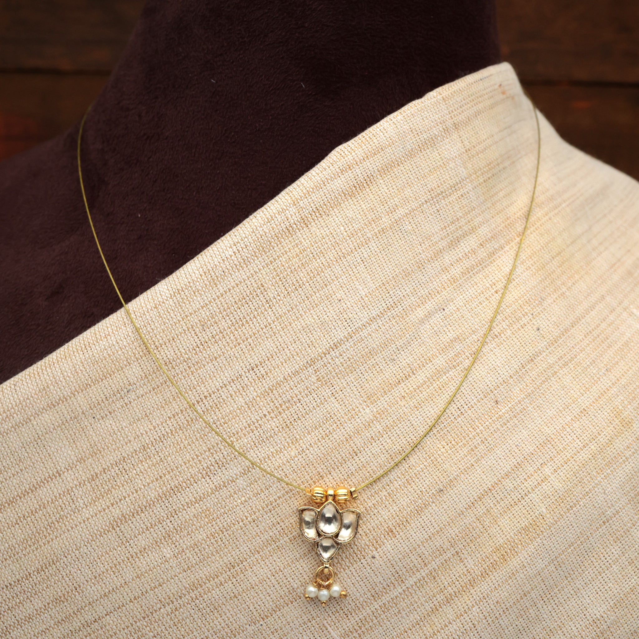 TAMARA - HANDMADE PREMIUM PACHI KUNDAN INVISIBLE NECKLACE (WHITE)