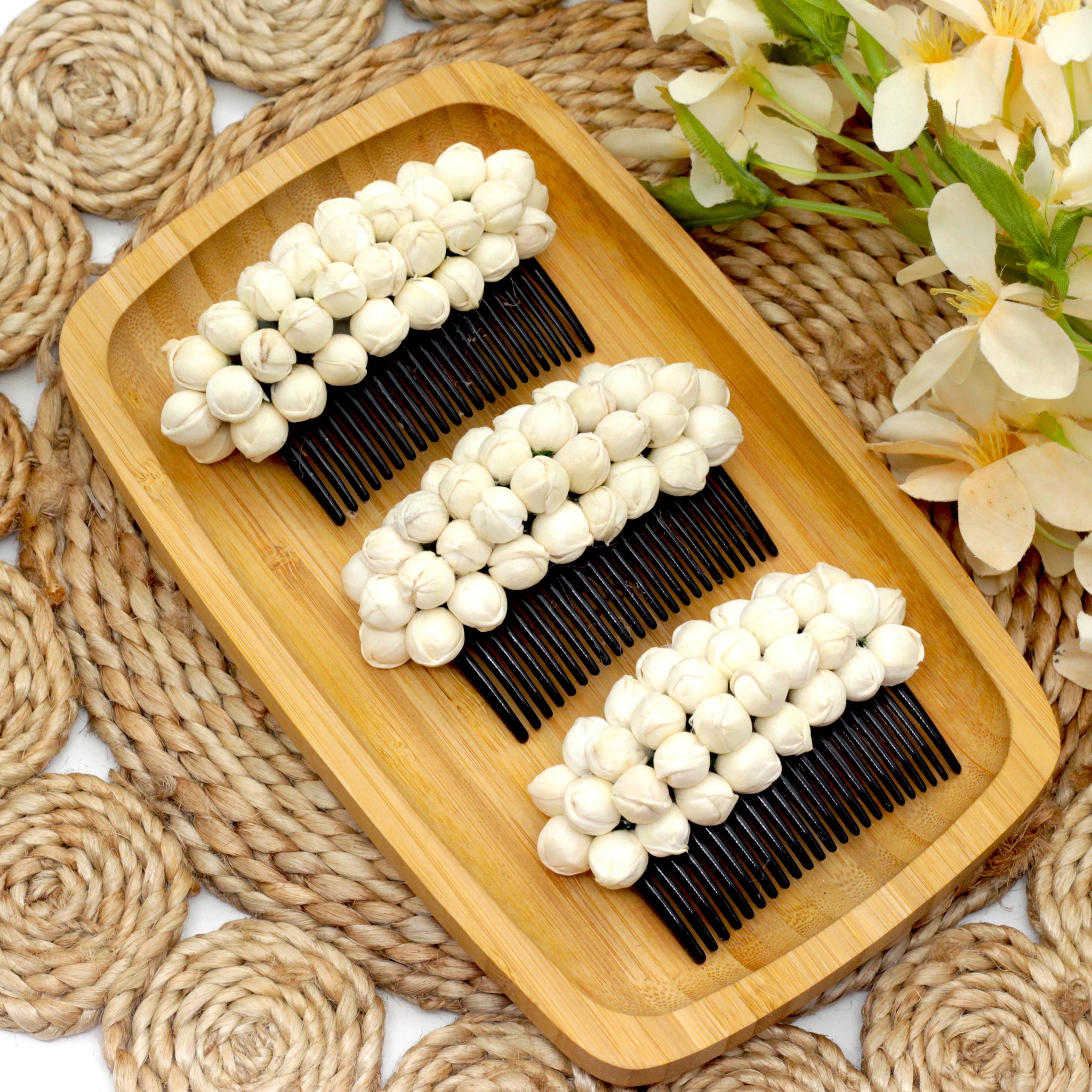 Handmade 4 Line Jasmine Comb - Malli Poo Comb Hair Accessory (Single P