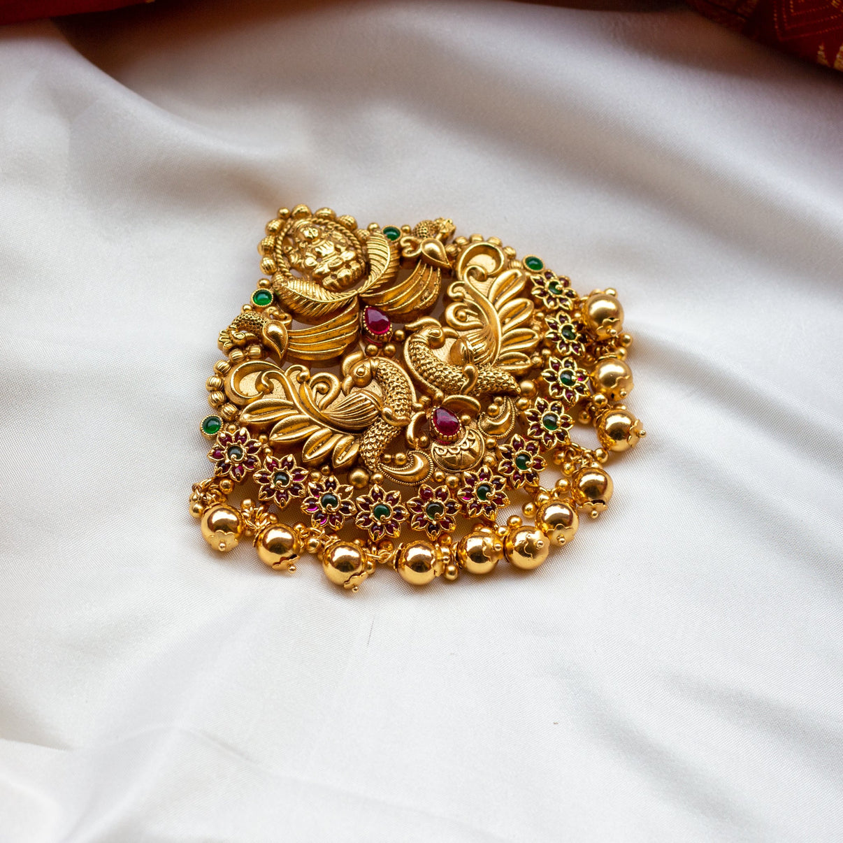Gold Look Traditional Retta Pakshi Lakshmi Kemp Single Jada Billa ...